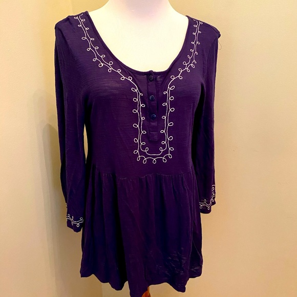 Neiman Marcus | Tops | Neiman Marcus Navy Top With Embroidered Trim ...